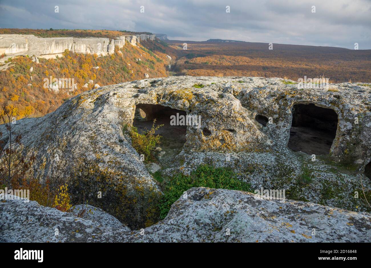 Cave city eski kermen medieval hi-res stock photography and images - Alamy