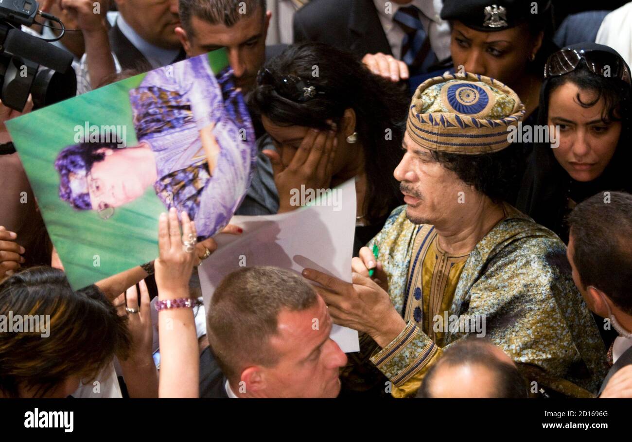 Muammar gaddafi r hi-res stock photography and images - Alamy
