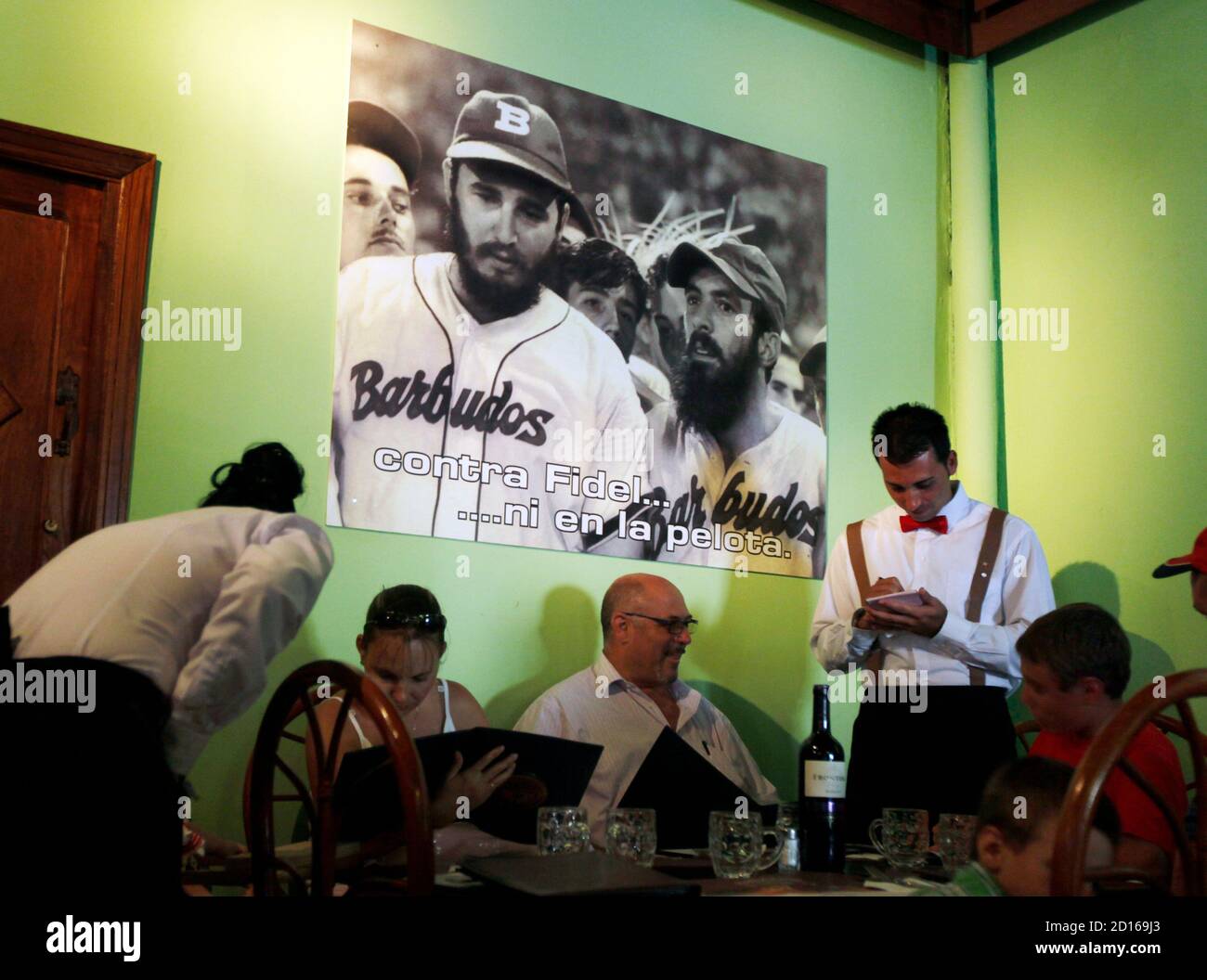 Revolution cuba 1960s hi-res stock photography and images - Alamy