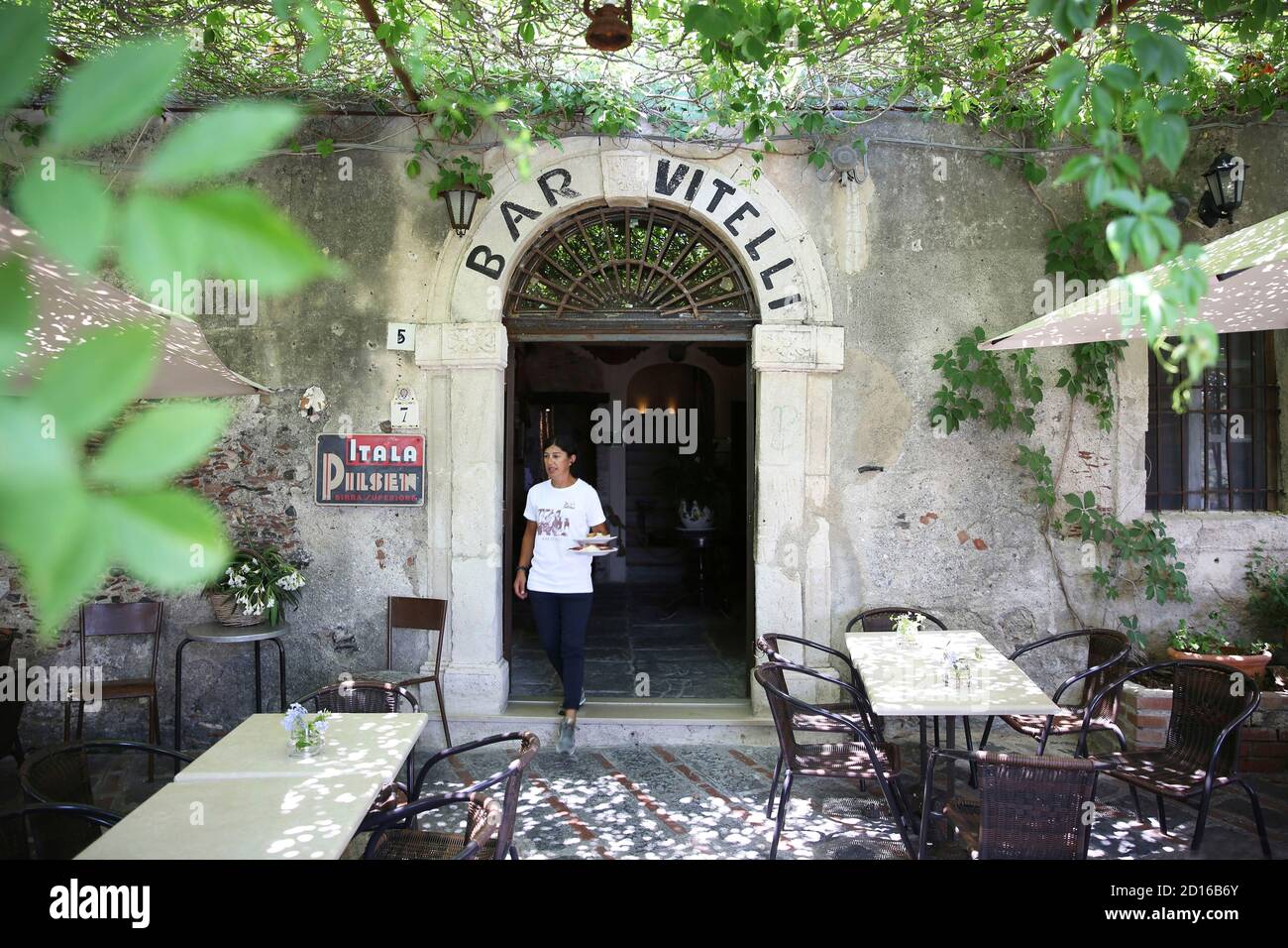 Bar vitelli, savoca hi-res stock photography and images - Alamy