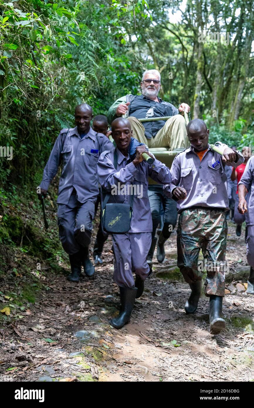 Rainforest african people hi-res stock photography and images - Alamy