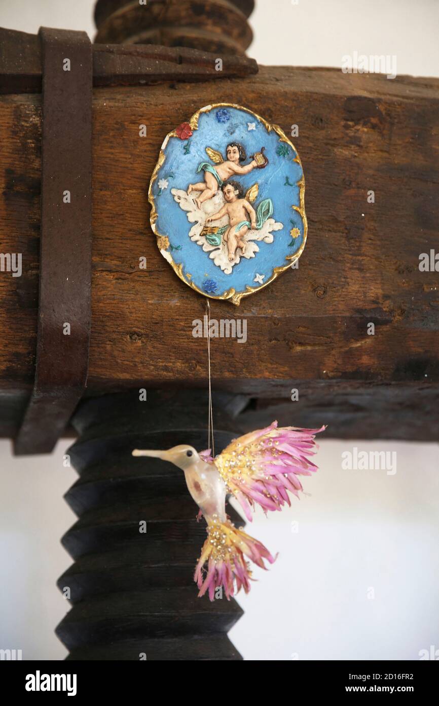 Hanging from beam hi-res stock photography and images - Alamy