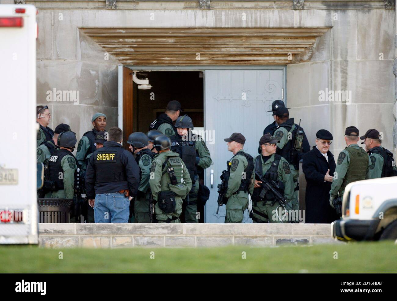 Virginia tech police shooting hi-res stock photography and images - Alamy