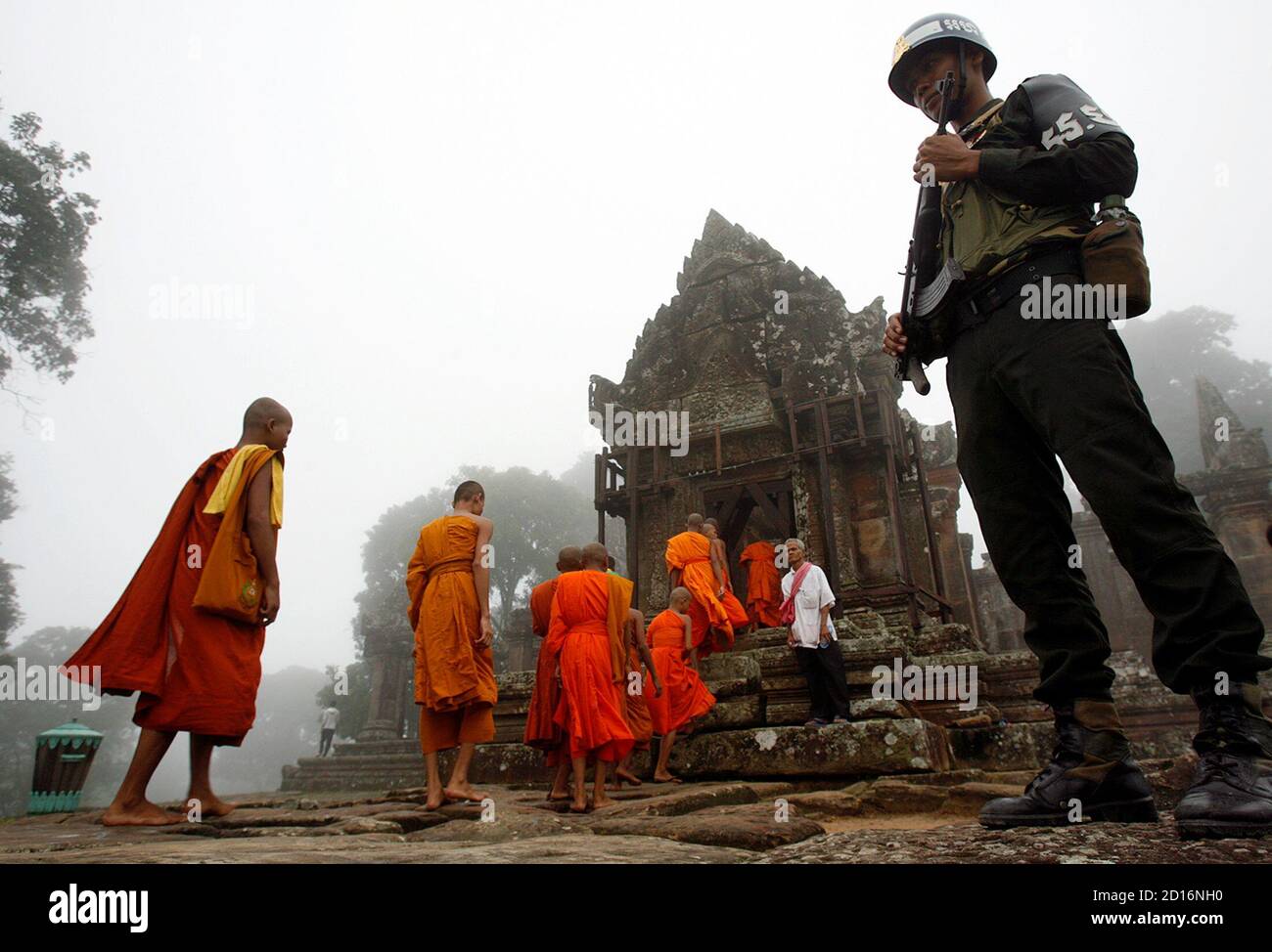 Soldier monks hi-res stock photography and images - Alamy