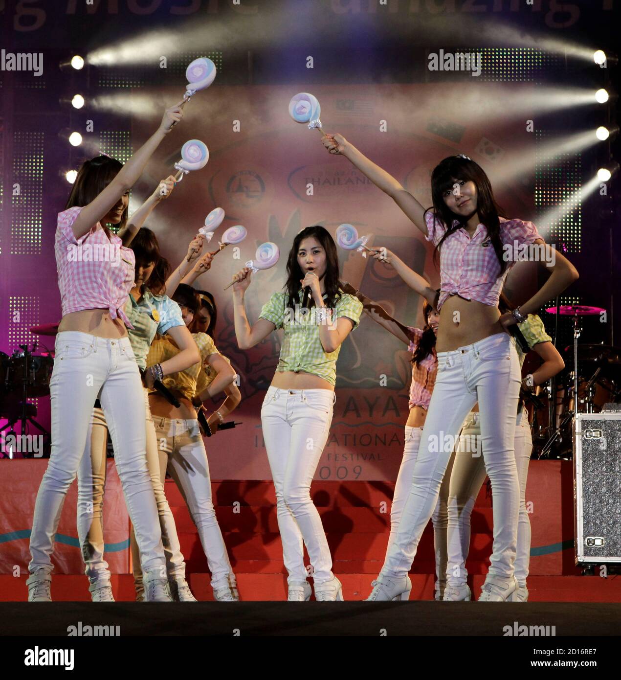 Girls generation korean band hi-res stock photography and images - Alamy