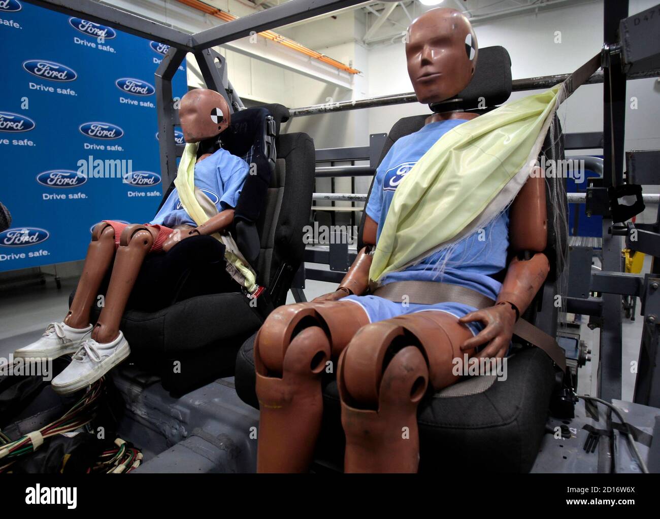 Business crash test dummy hi-res stock photography and images - Alamy