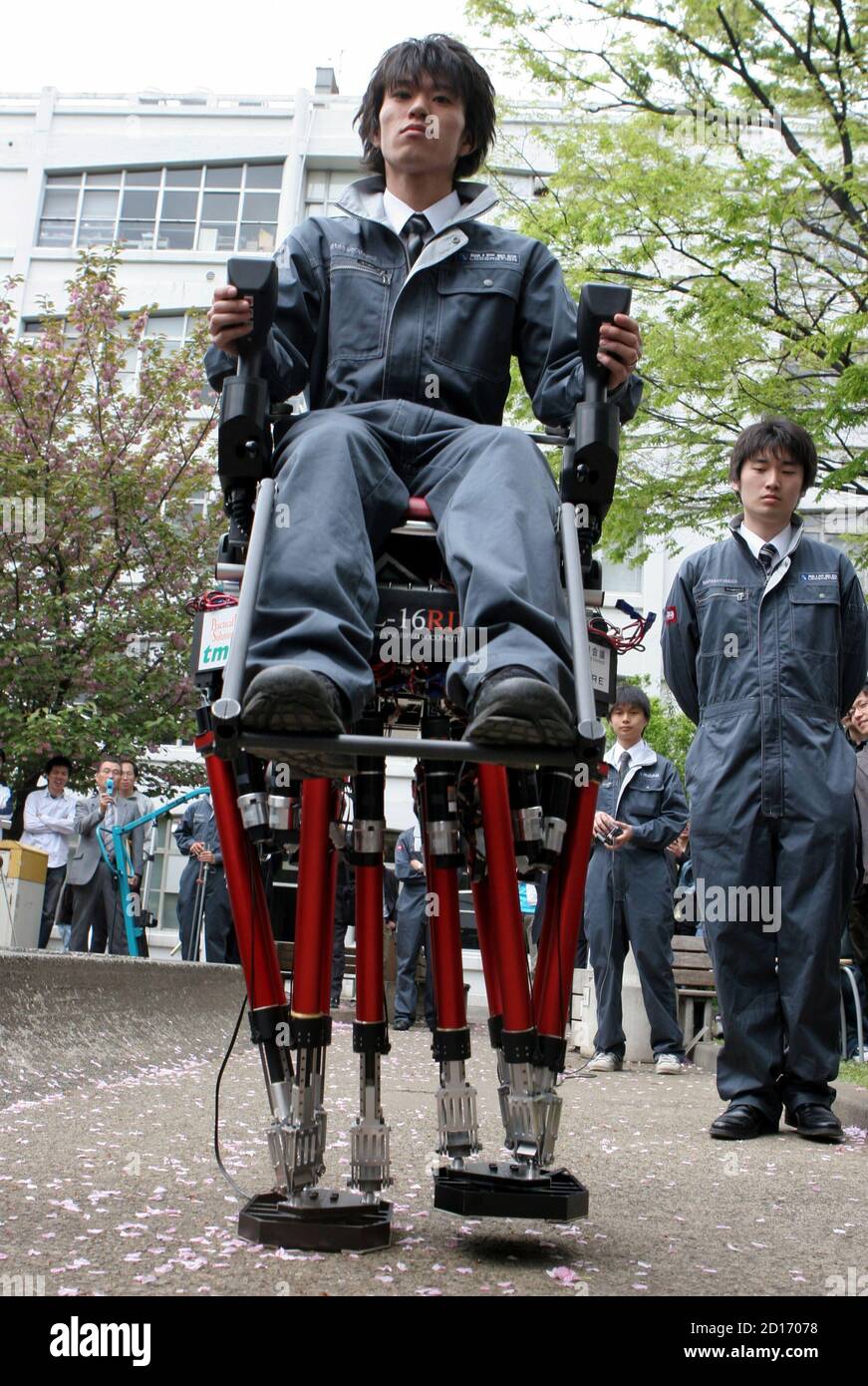 Biped robot hi-res stock photography and images - Alamy