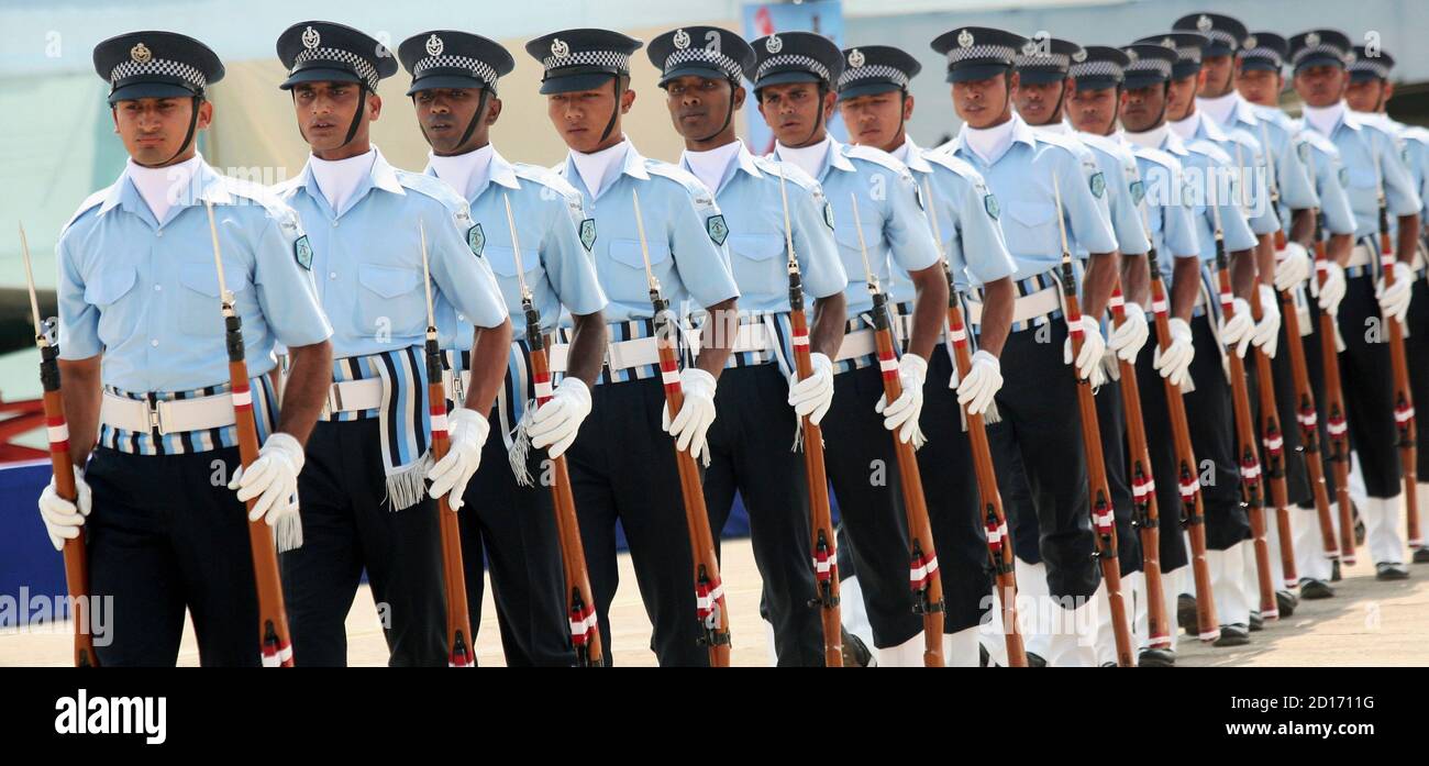 Airport india soldiers hi-res stock photography and images - Alamy