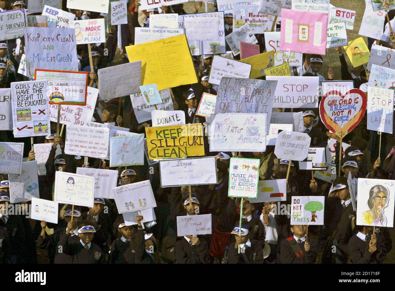 India protest child labour hi-res stock photography and images - Alamy
