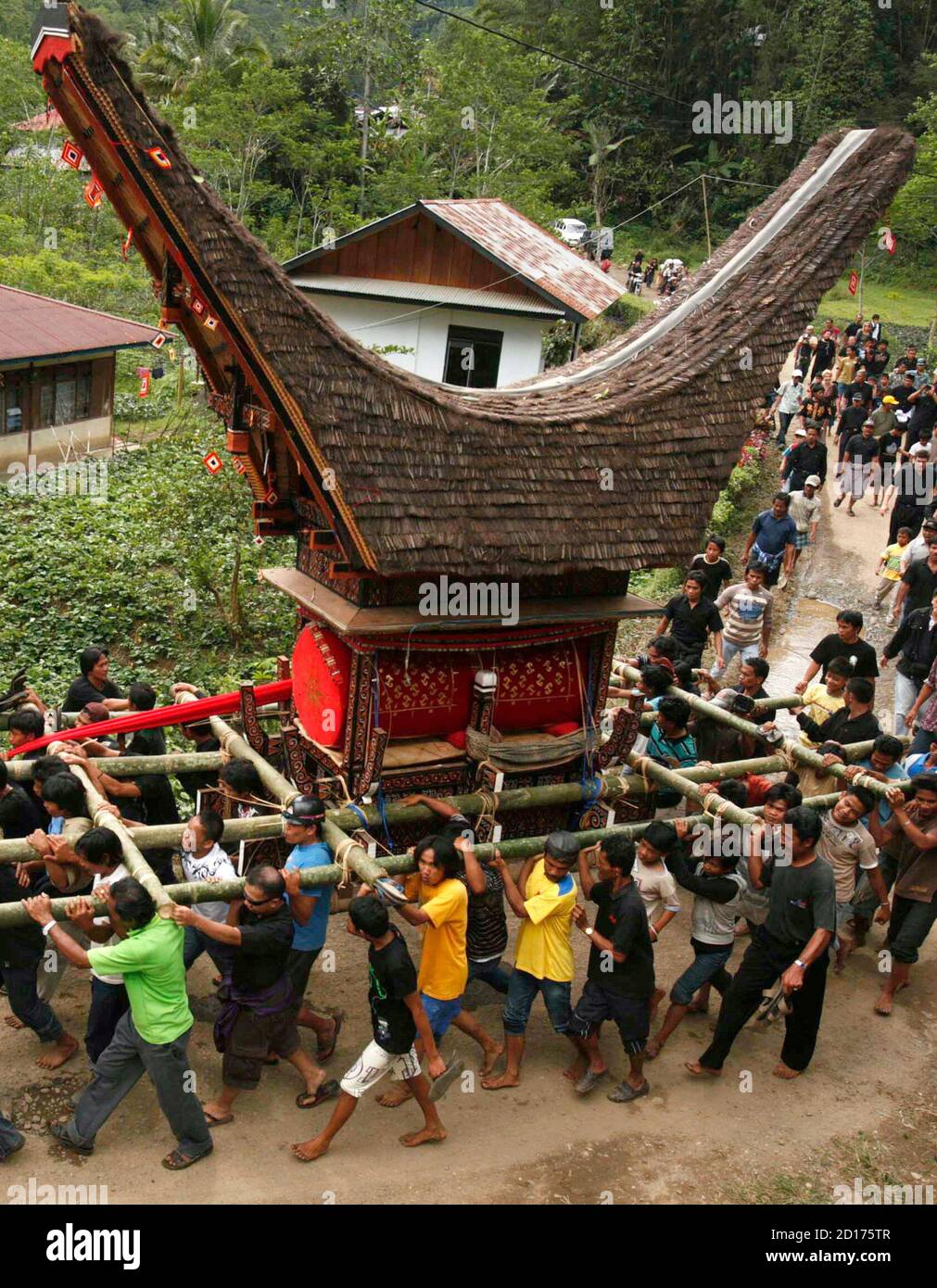 Buried in toraja hi-res stock photography and images - Alamy