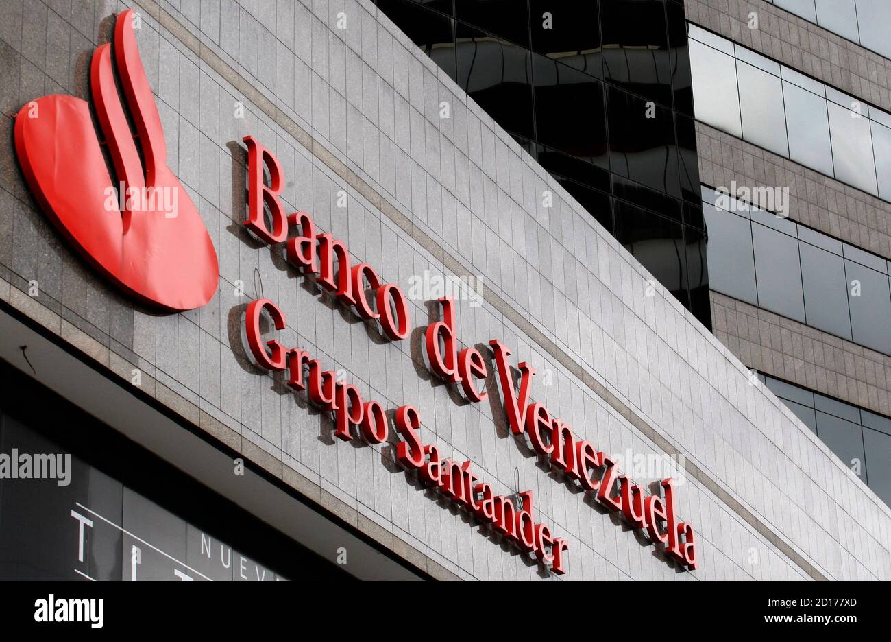 Santander grupo logo hi-res stock photography and images - Alamy
