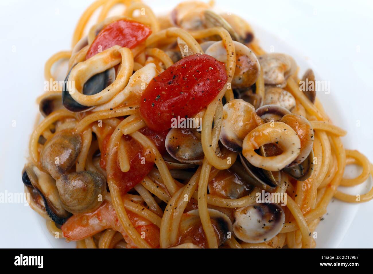 spaghetti with seafood, shellfish, mussels, clams, crustaceans (Italian ...