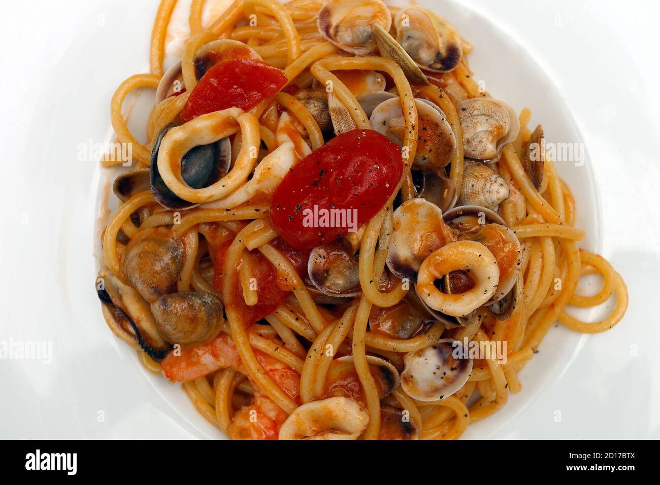 spaghetti with seafood, shellfish, mussels, clams, crustaceans (Italian ...
