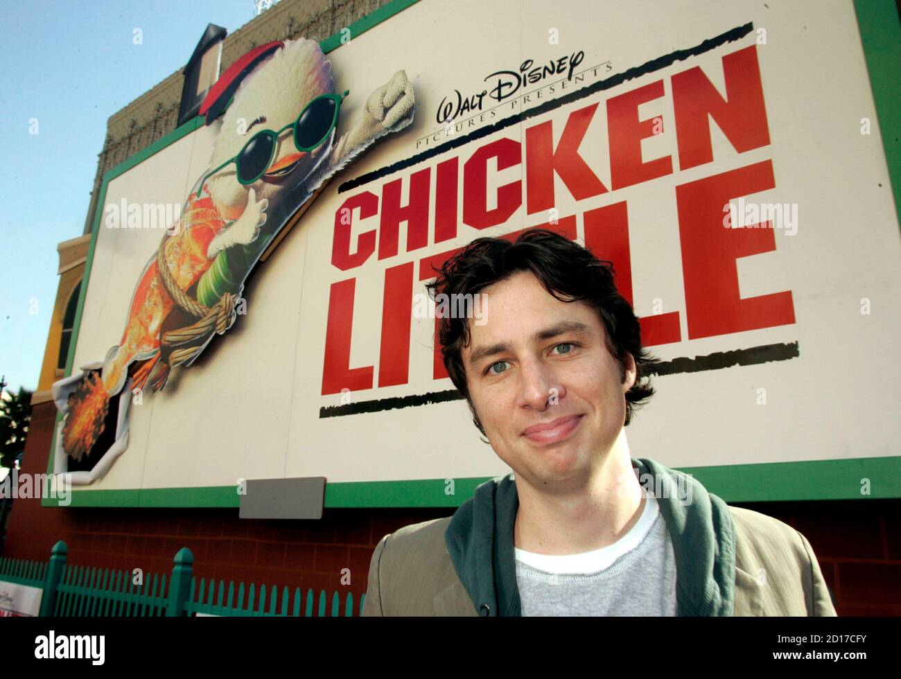Chicken little 2005 hi-res stock photography and images - Alamy