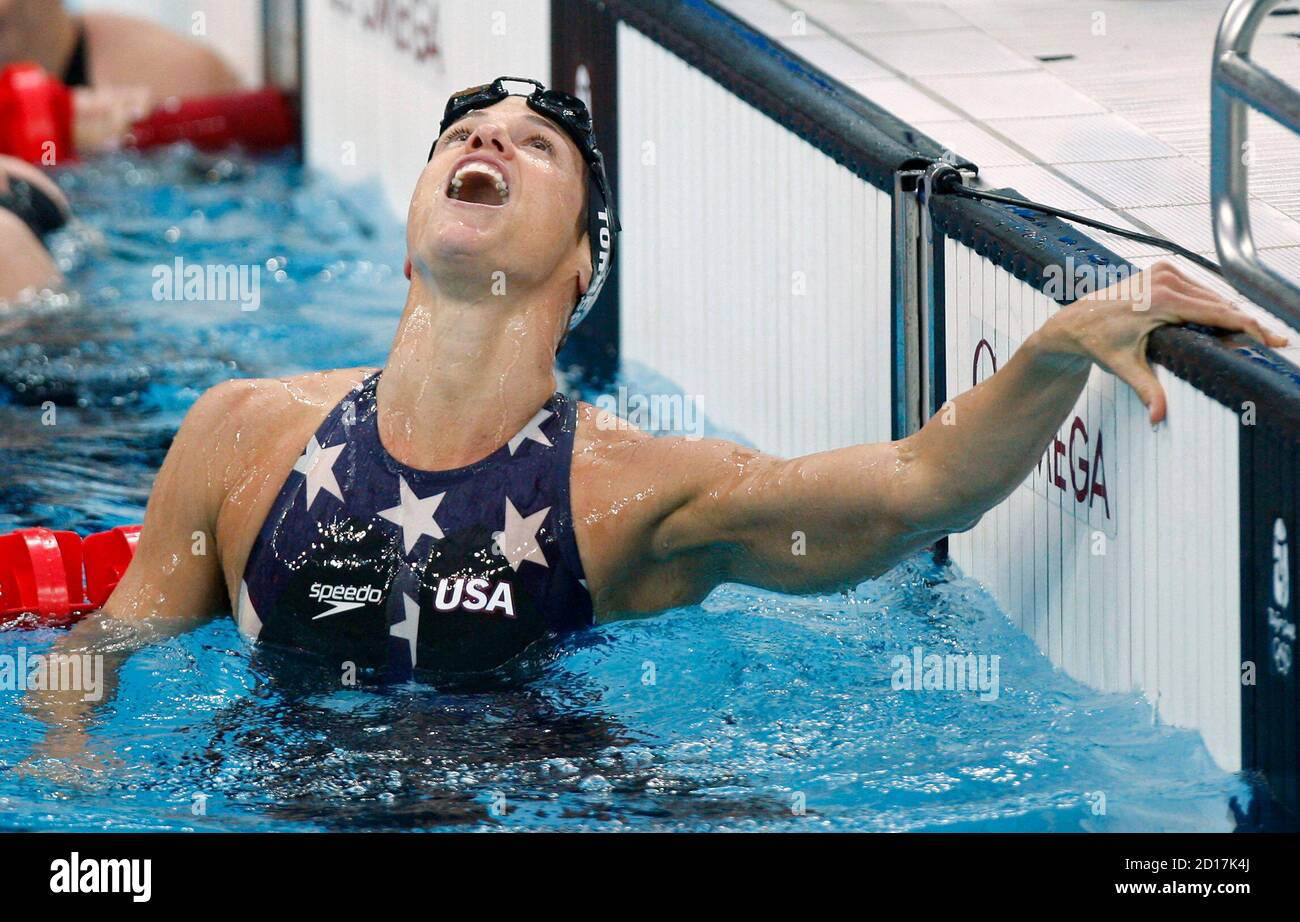 Dara torres medal hi-res stock photography and images - Alamy