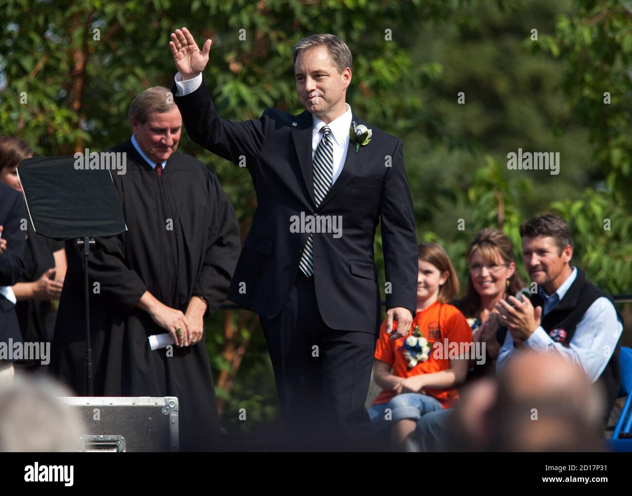 Mounting bills hi-res stock photography and images - Alamy