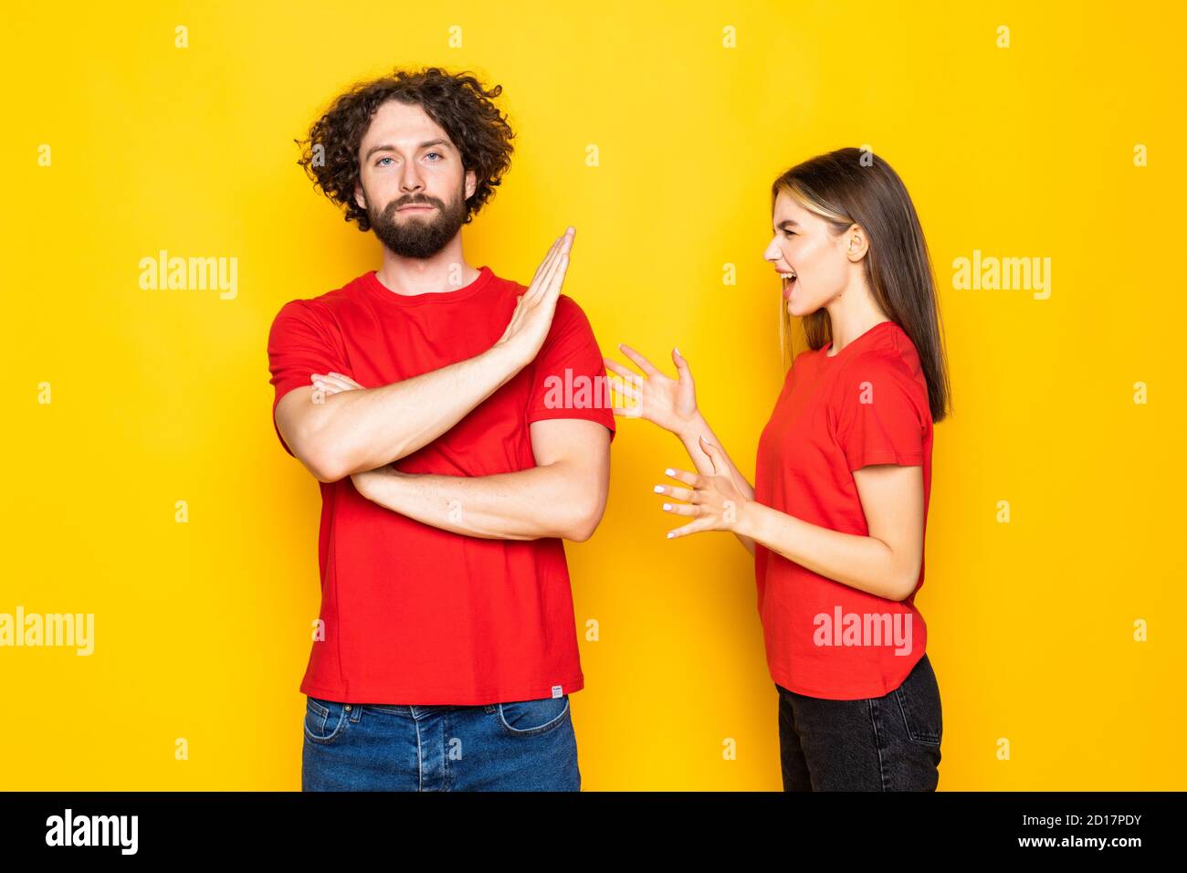 Two people screaming at each other hi-res stock photography and images ...