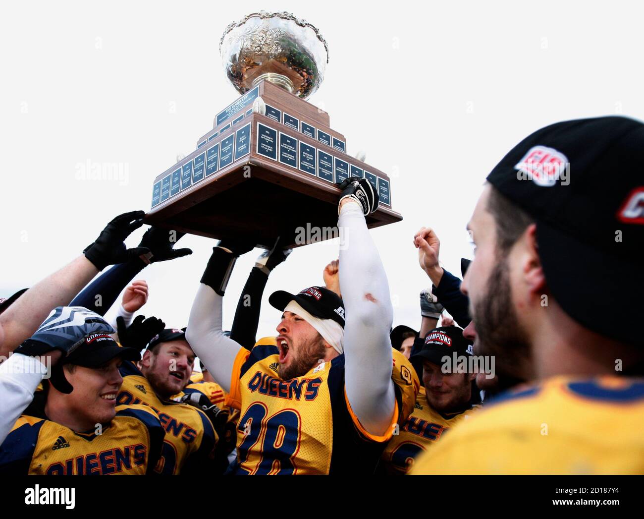 Queens golden gaels hi-res stock photography and images - Alamy