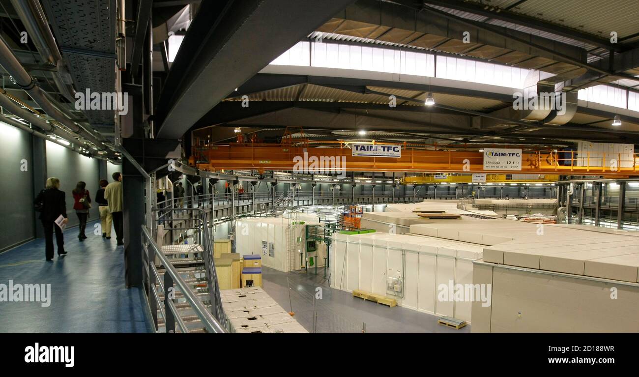 Synchrotron hi-res stock photography and images - Alamy