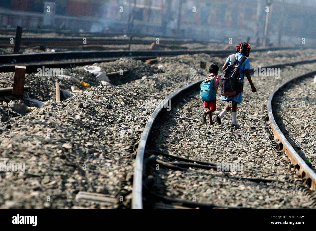 India railway school hi-res stock photography and images - Alamy