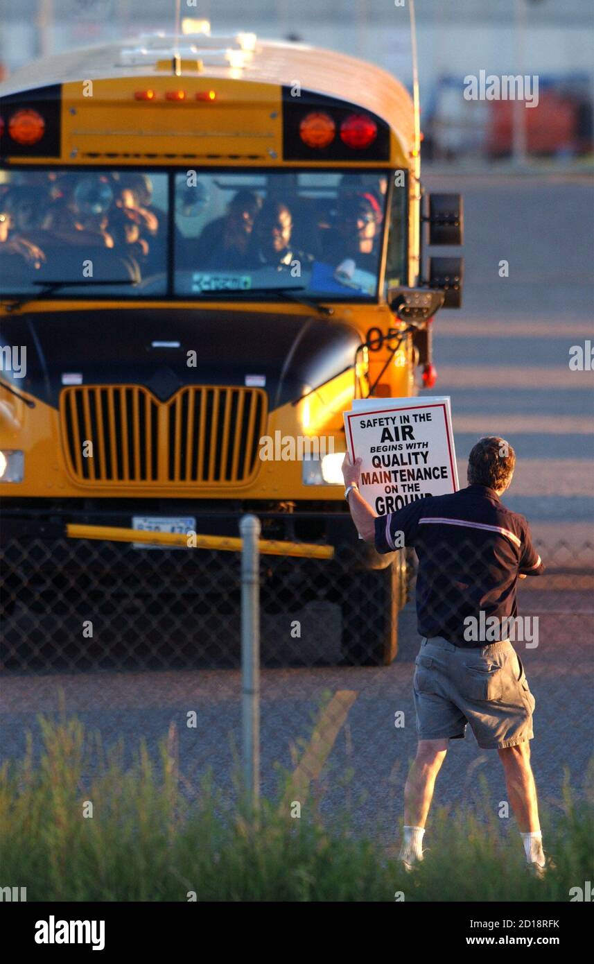 Aircraft mechanics fraternal association hi-res stock photography and ...