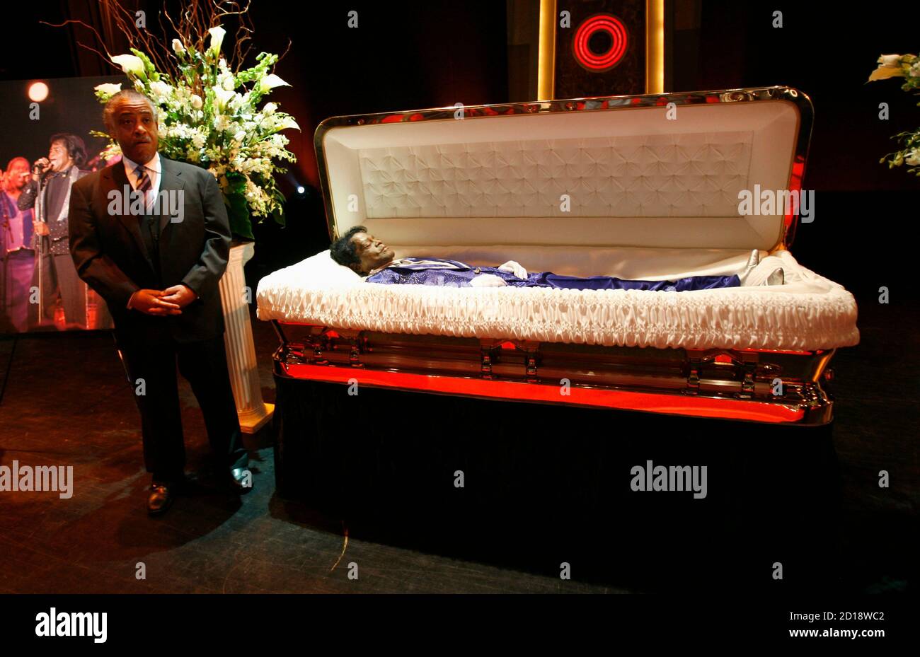 Singer james brown apollo hi-res stock photography and images - Alamy