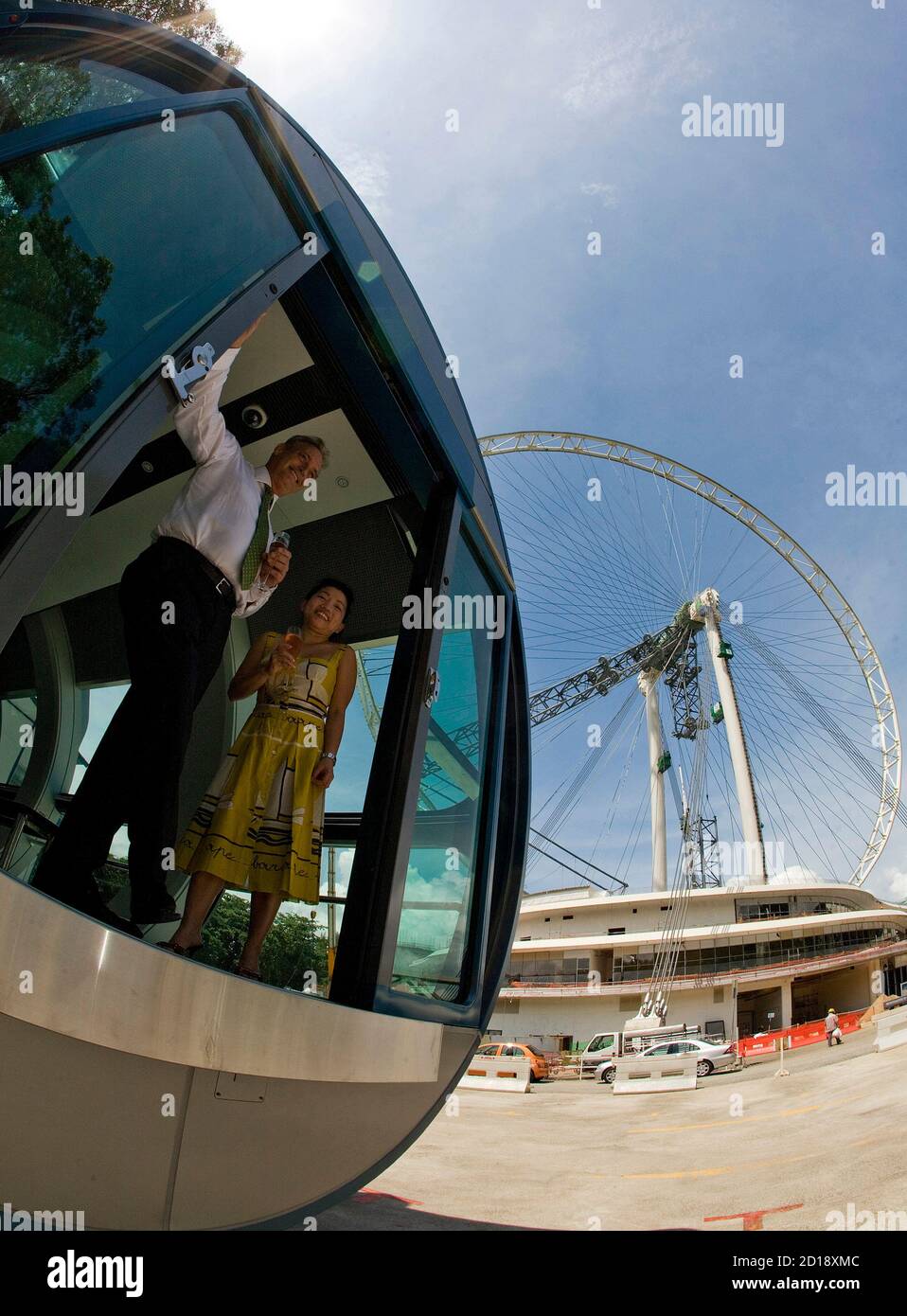 Singapore flyer capsule hi-res stock photography and images - Alamy