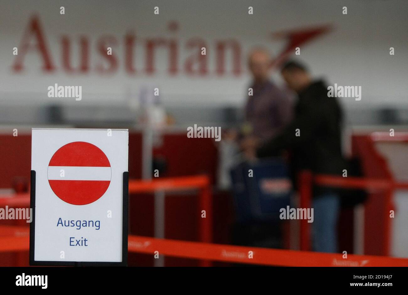Vienna international airport logo hi-res stock photography and images ...