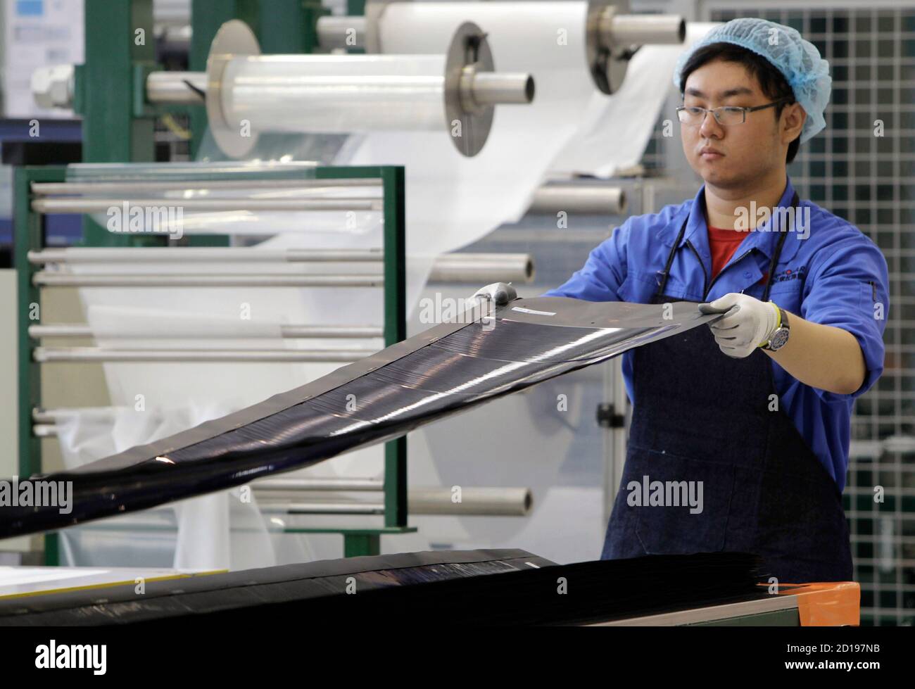 Solar cells devices hi-res stock photography and images - Alamy