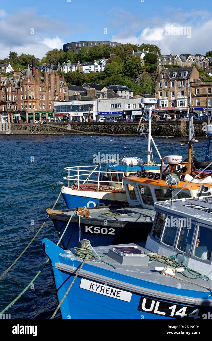 Oban town centre hi-res stock photography and images - Alamy