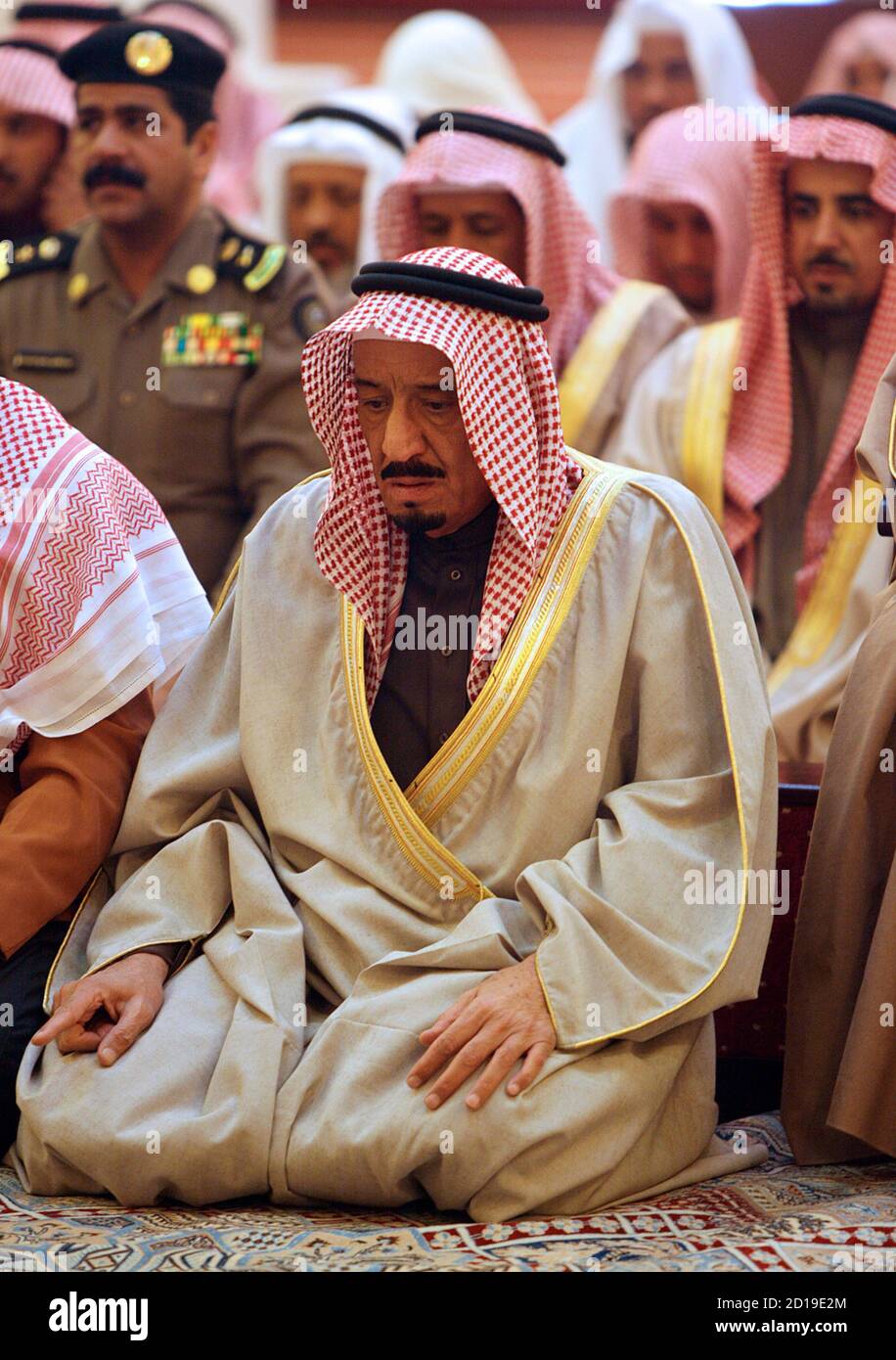 Riyadh mosque prayer hi-res stock photography and images - Alamy