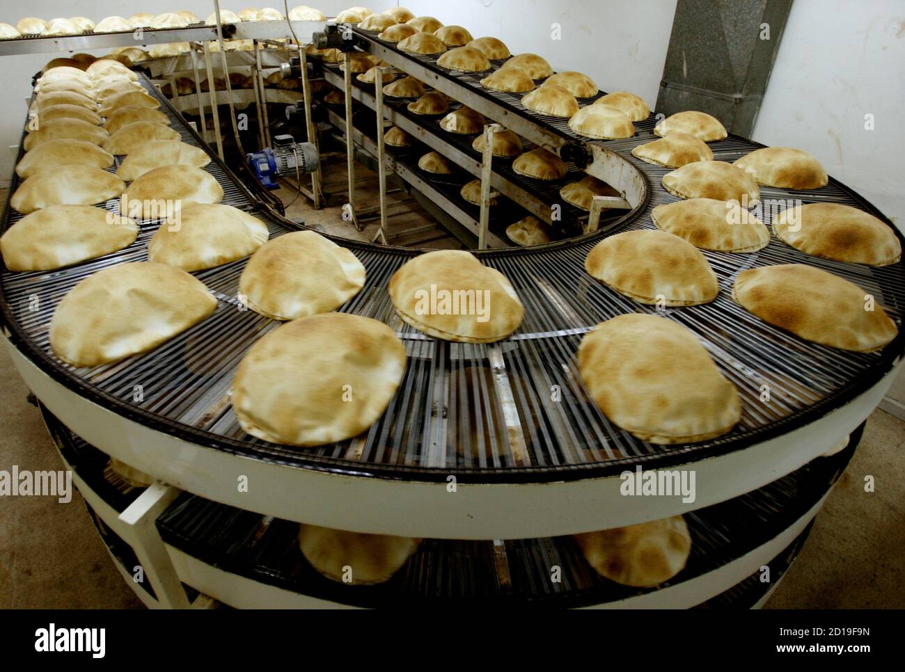 Beirut lebanese bread hi-res stock photography and images - Alamy