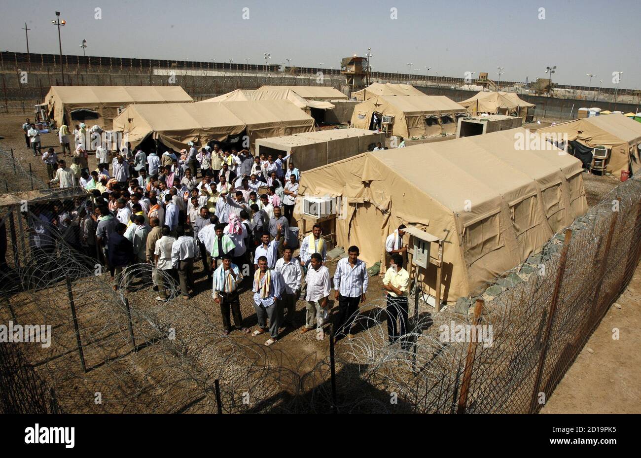 Abu ghraib iraqi prison inmates hi-res stock photography and images - Alamy