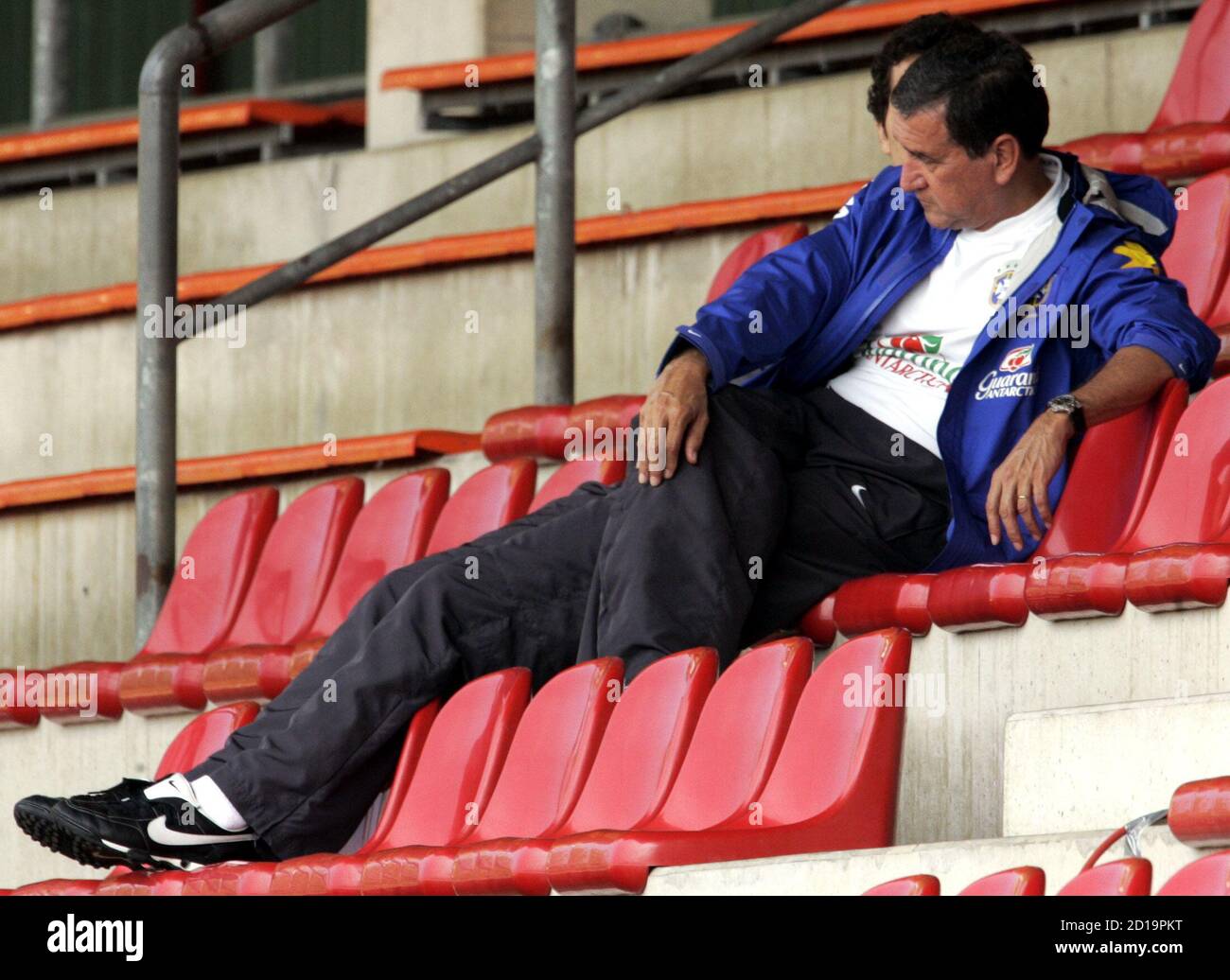 Brazil soccer coach carlos alberto hi-res stock photography and images ...