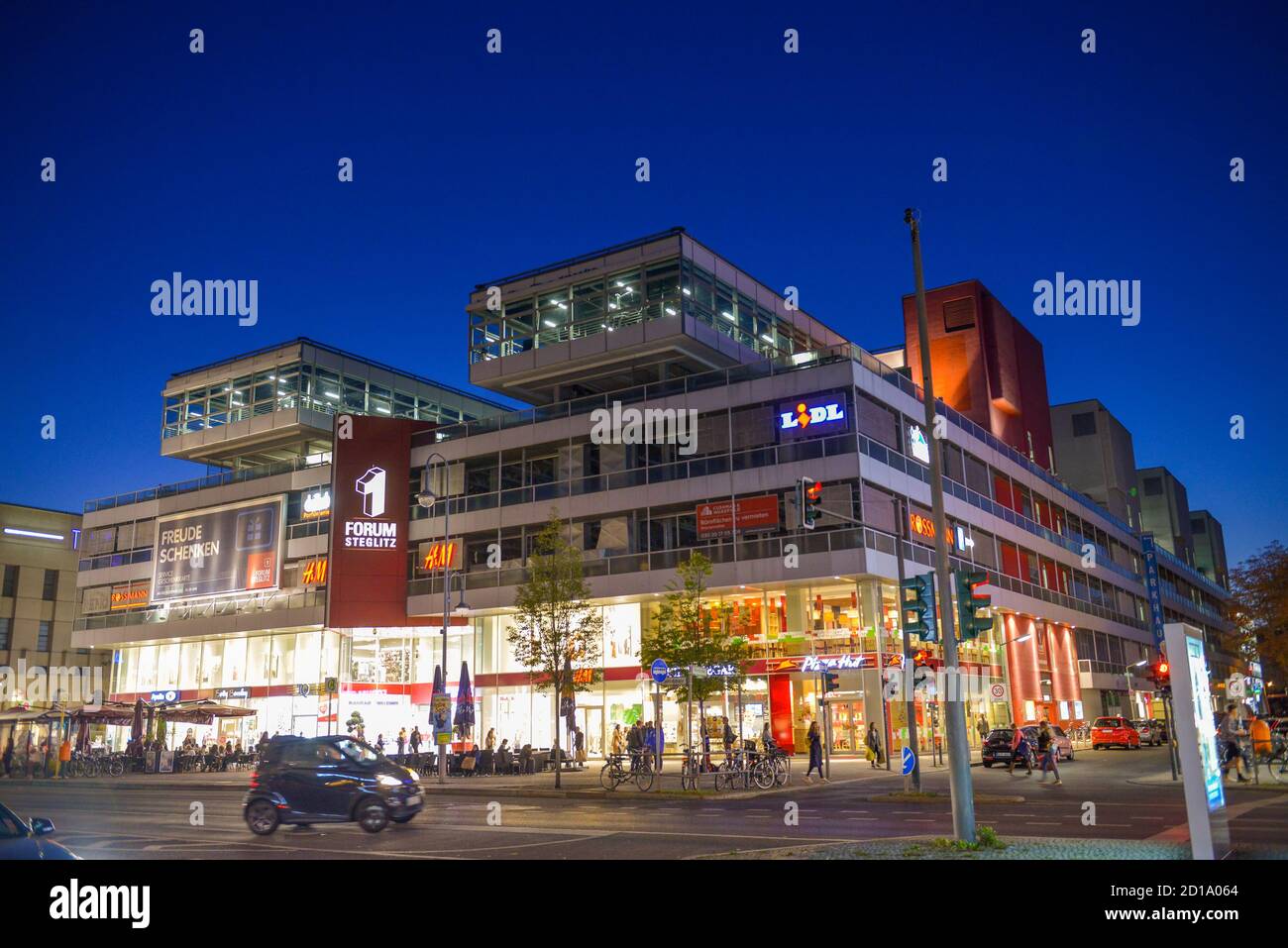 Shopping mall forum steglitz hi-res stock photography and images - Alamy