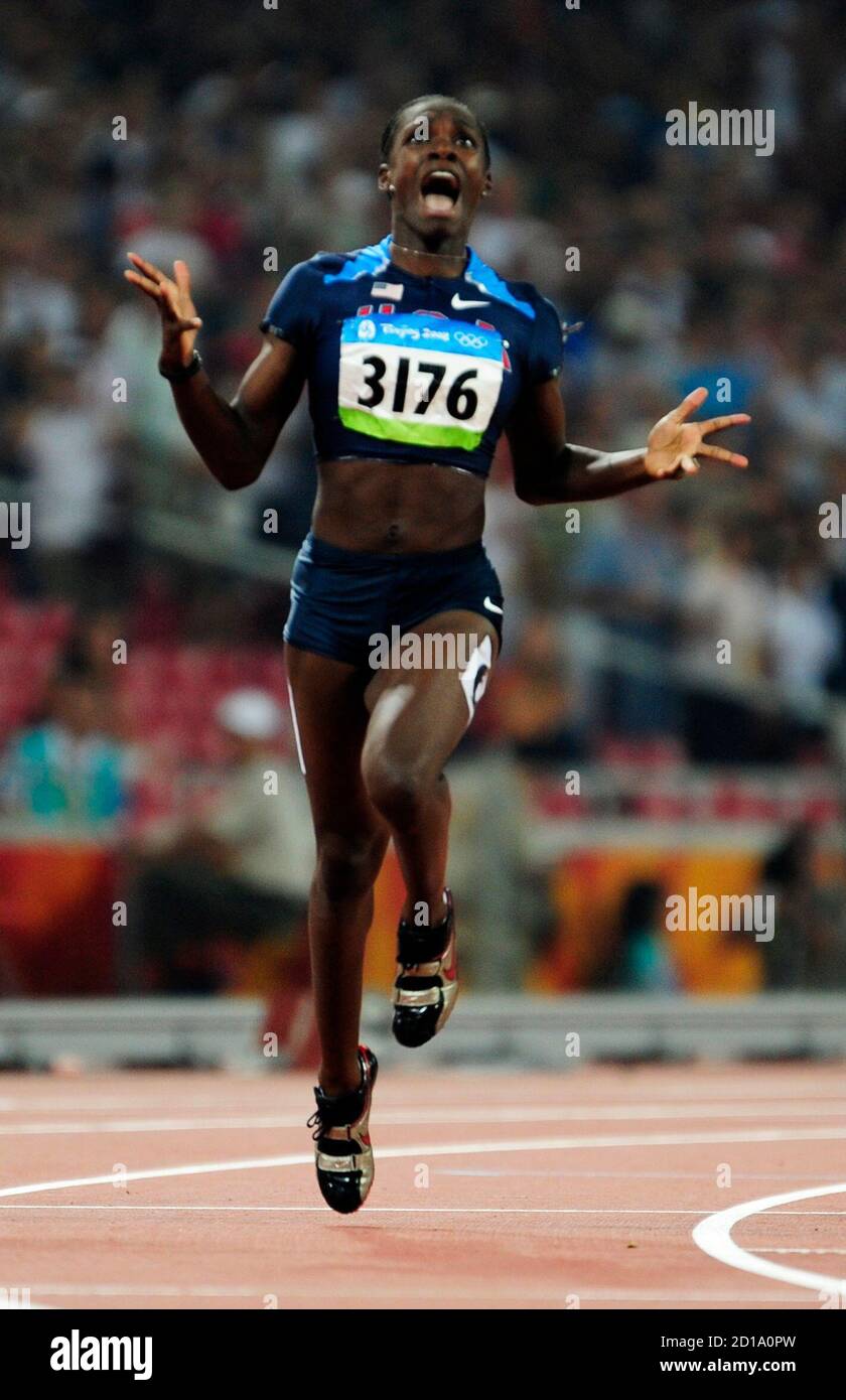 Hurdles finish hi-res stock photography and images - Alamy