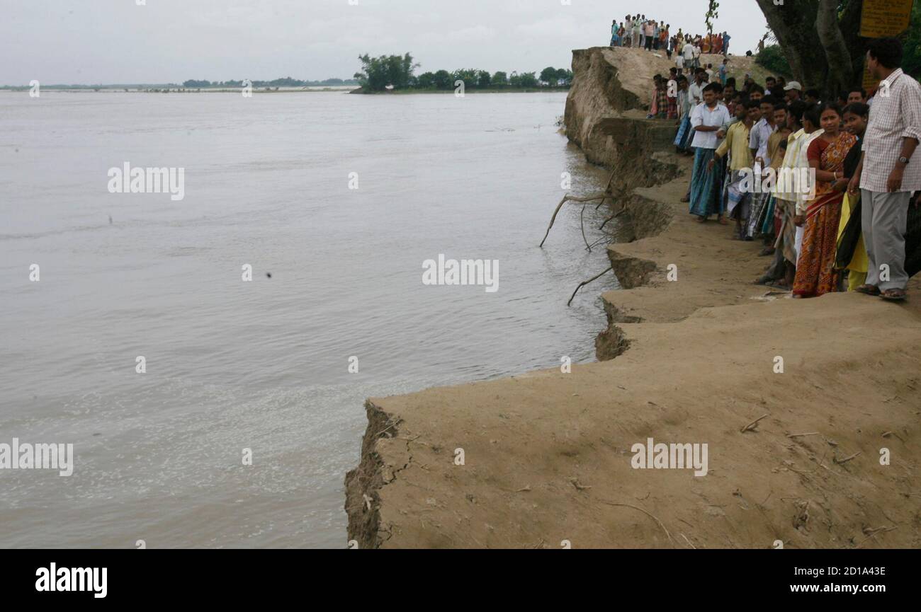 Broken embankment hi-res stock photography and images - Alamy