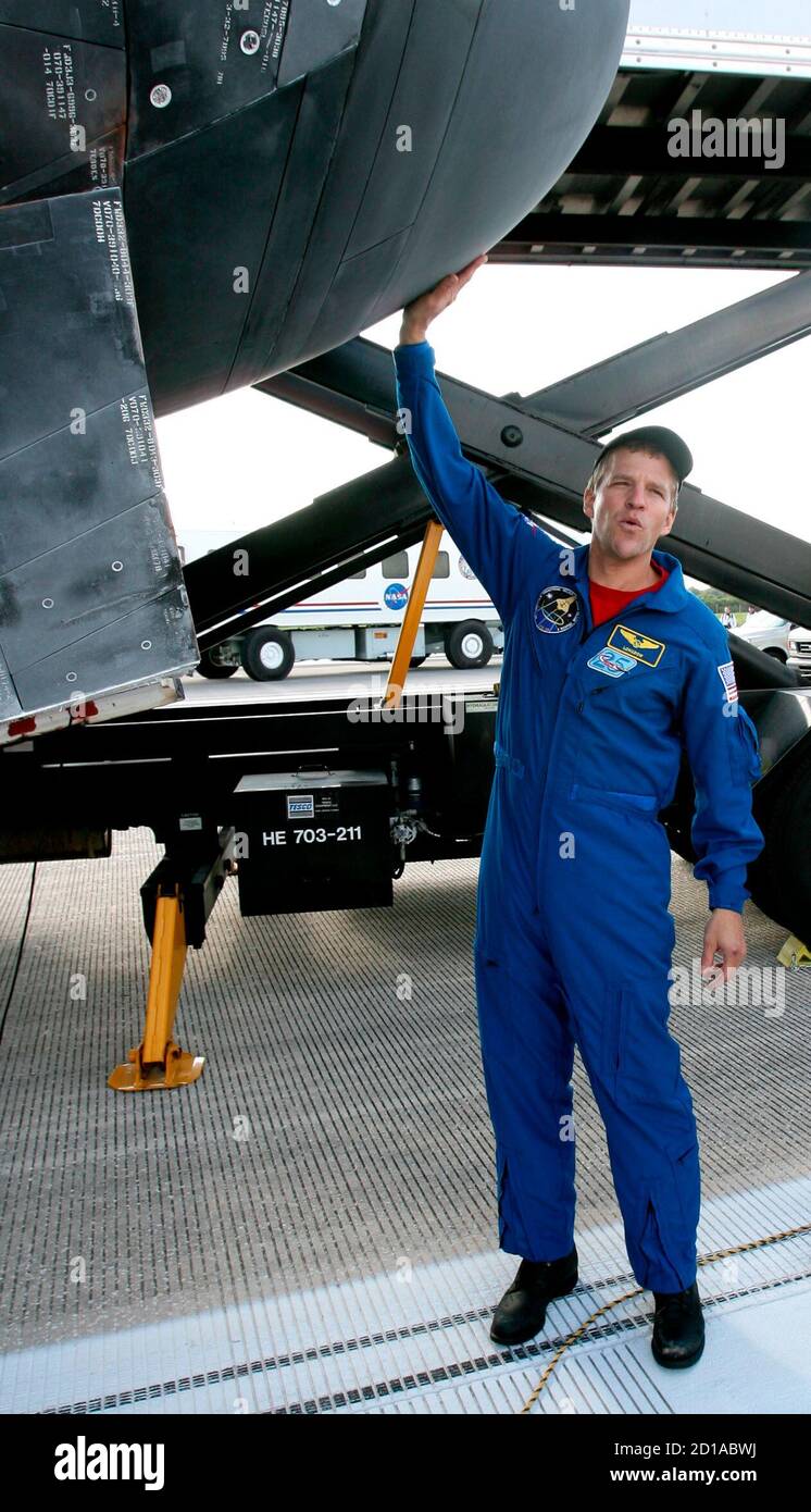 Astronaut scott parazynski hi-res stock photography and images - Alamy