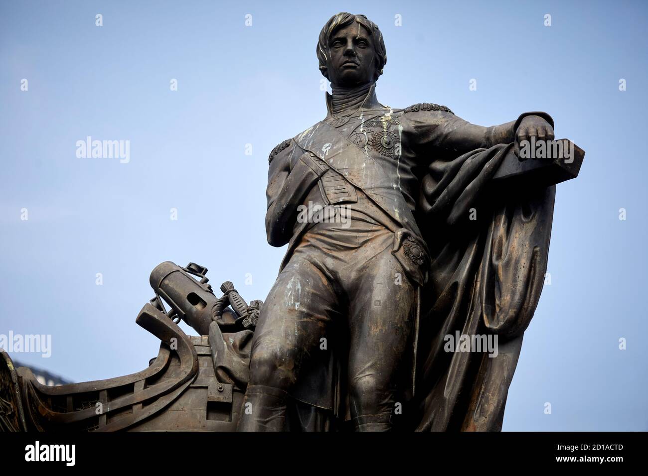 Bronze statue of Horatio Nelson by Richard Westmacott, stands in the ...