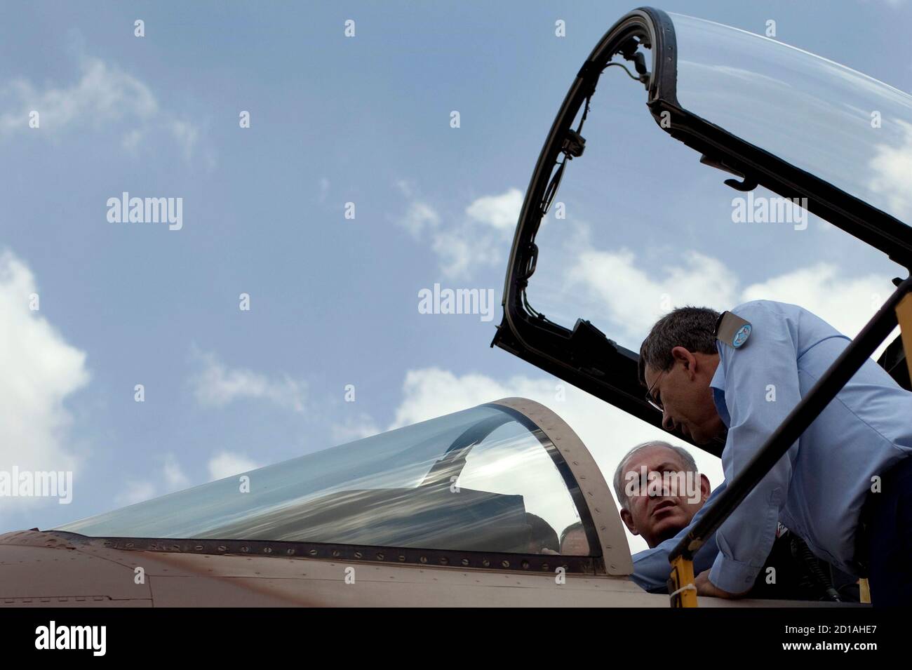 Cockpit of a fighter jet hi-res stock photography and images - Alamy