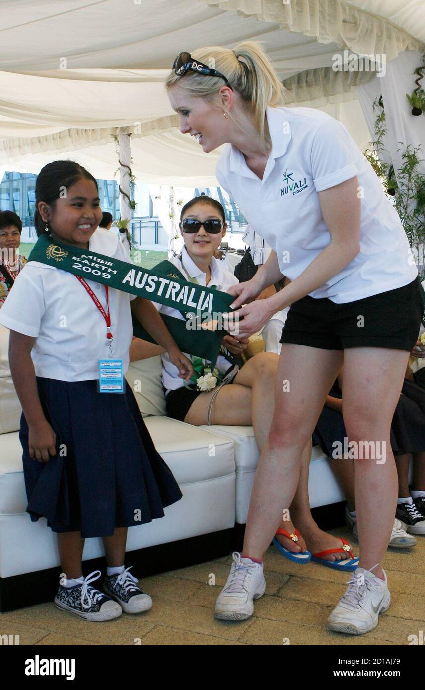 Miss world sash hi-res stock photography and images - Alamy