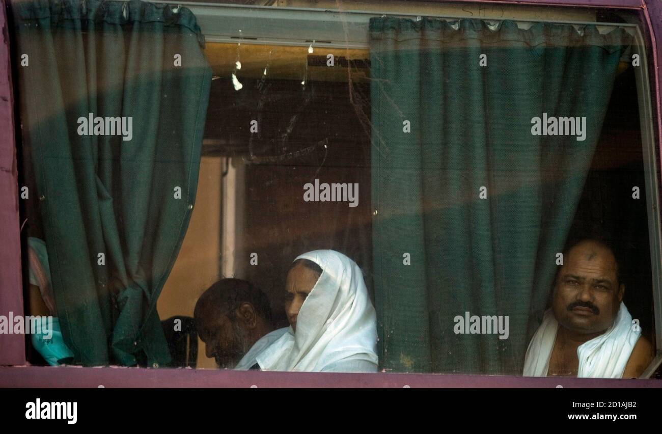 Pilgrims hajj bus hi-res stock photography and images - Alamy