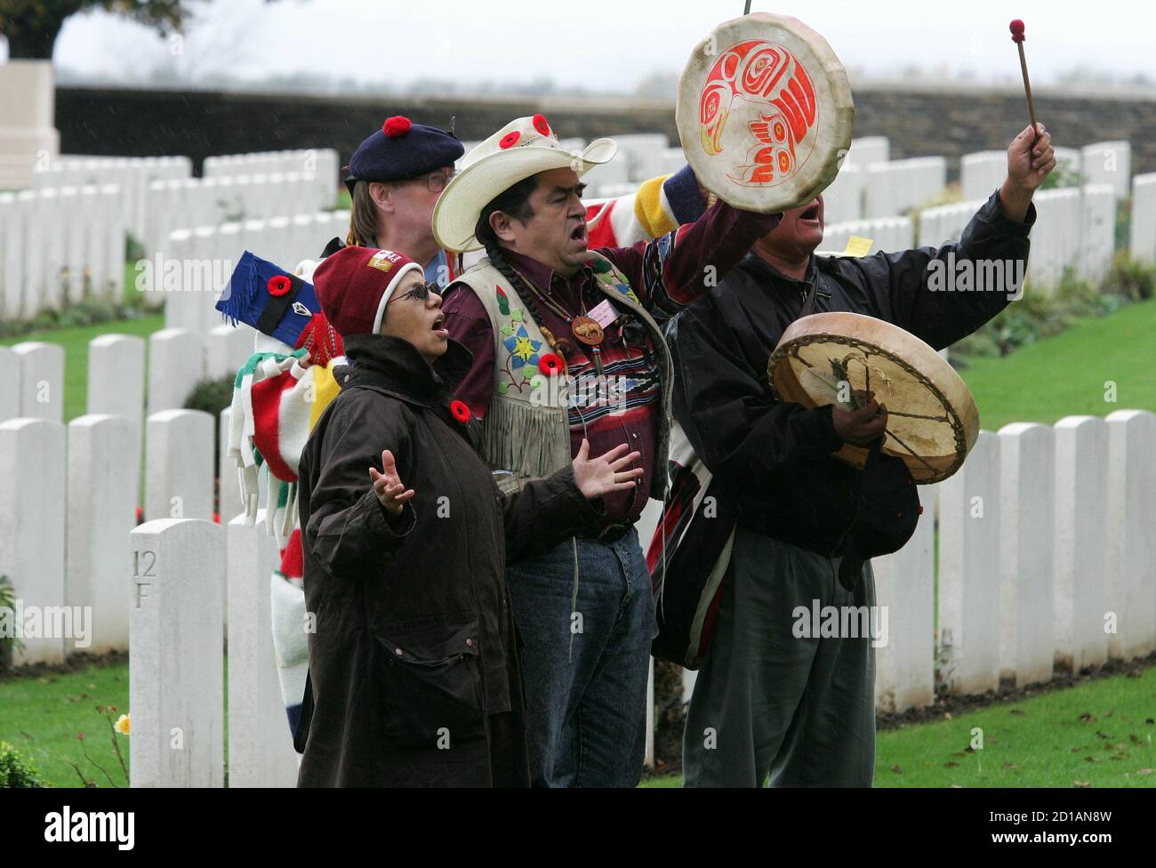 Aboriginal elders canada hi-res stock photography and images - Alamy