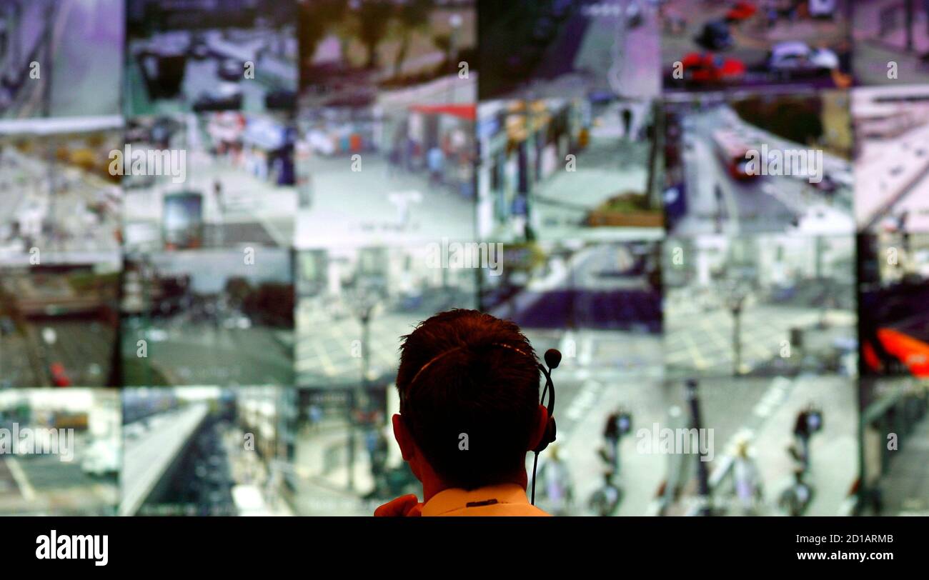 Cctv operations hi-res stock photography and images - Alamy