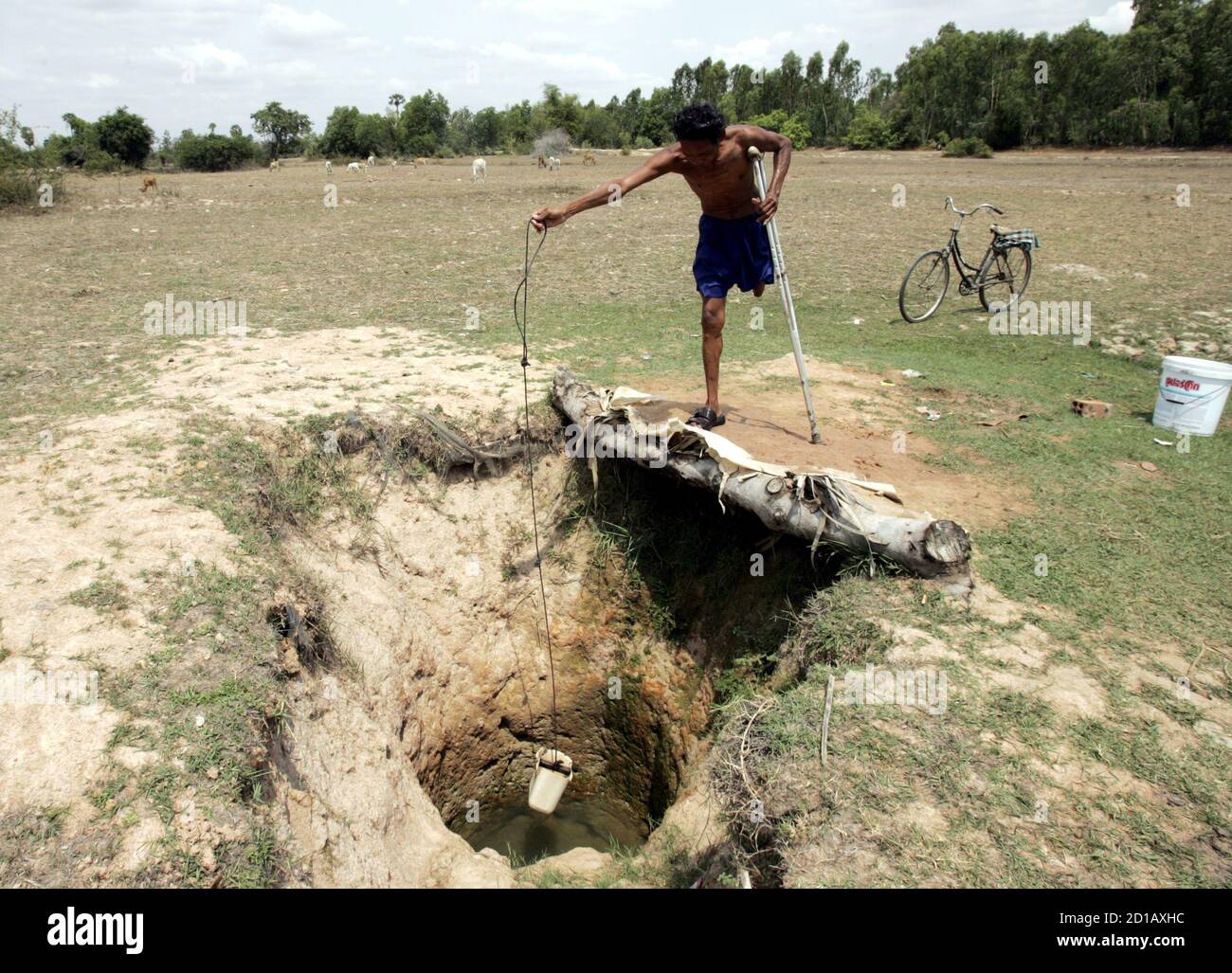 Landmine victim cambodia hi-res stock photography and images - Alamy