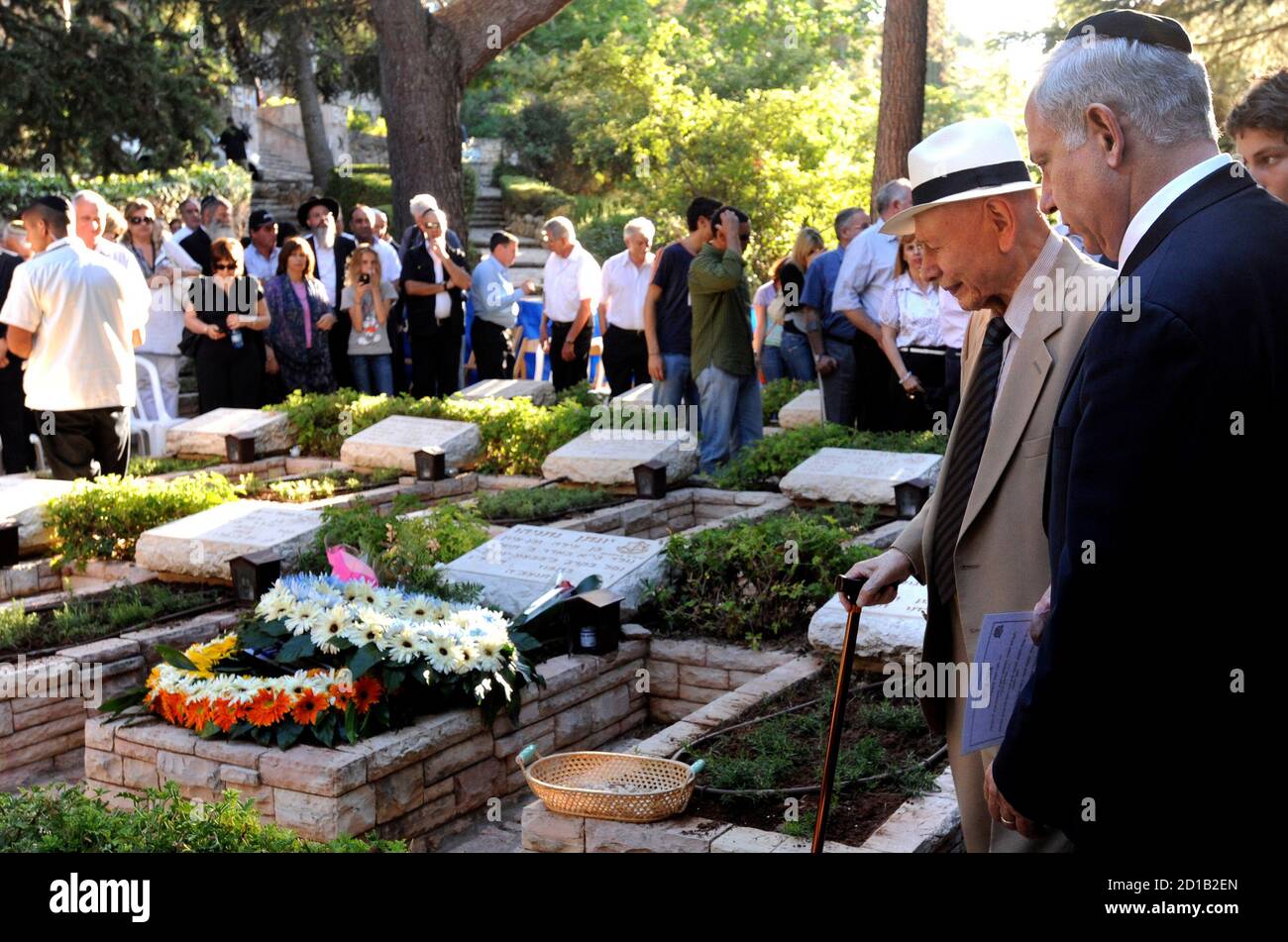 Benjamin netanyahu and brother hi-res stock photography and images - Alamy