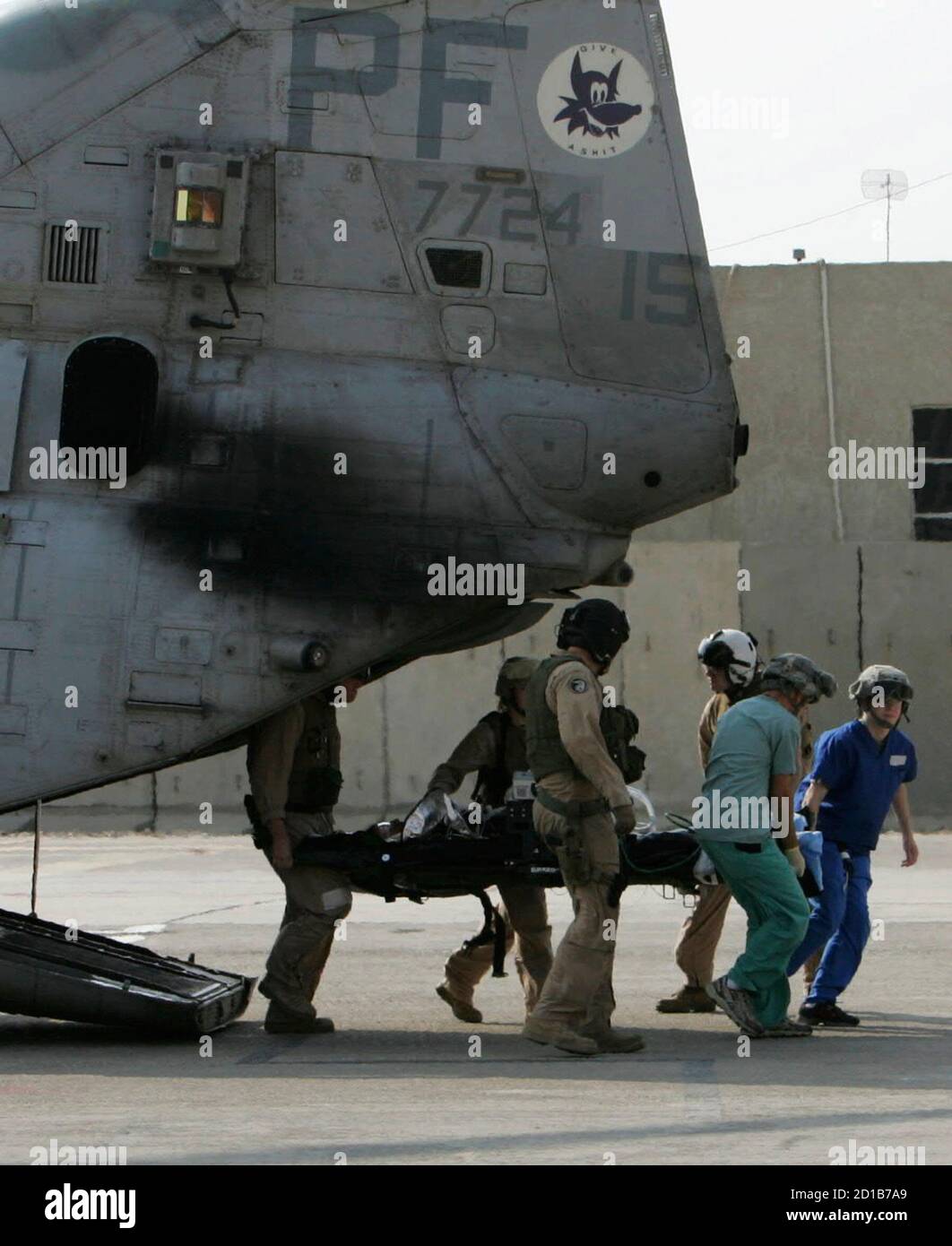 U s military medical personnel carry hi-res stock photography and ...