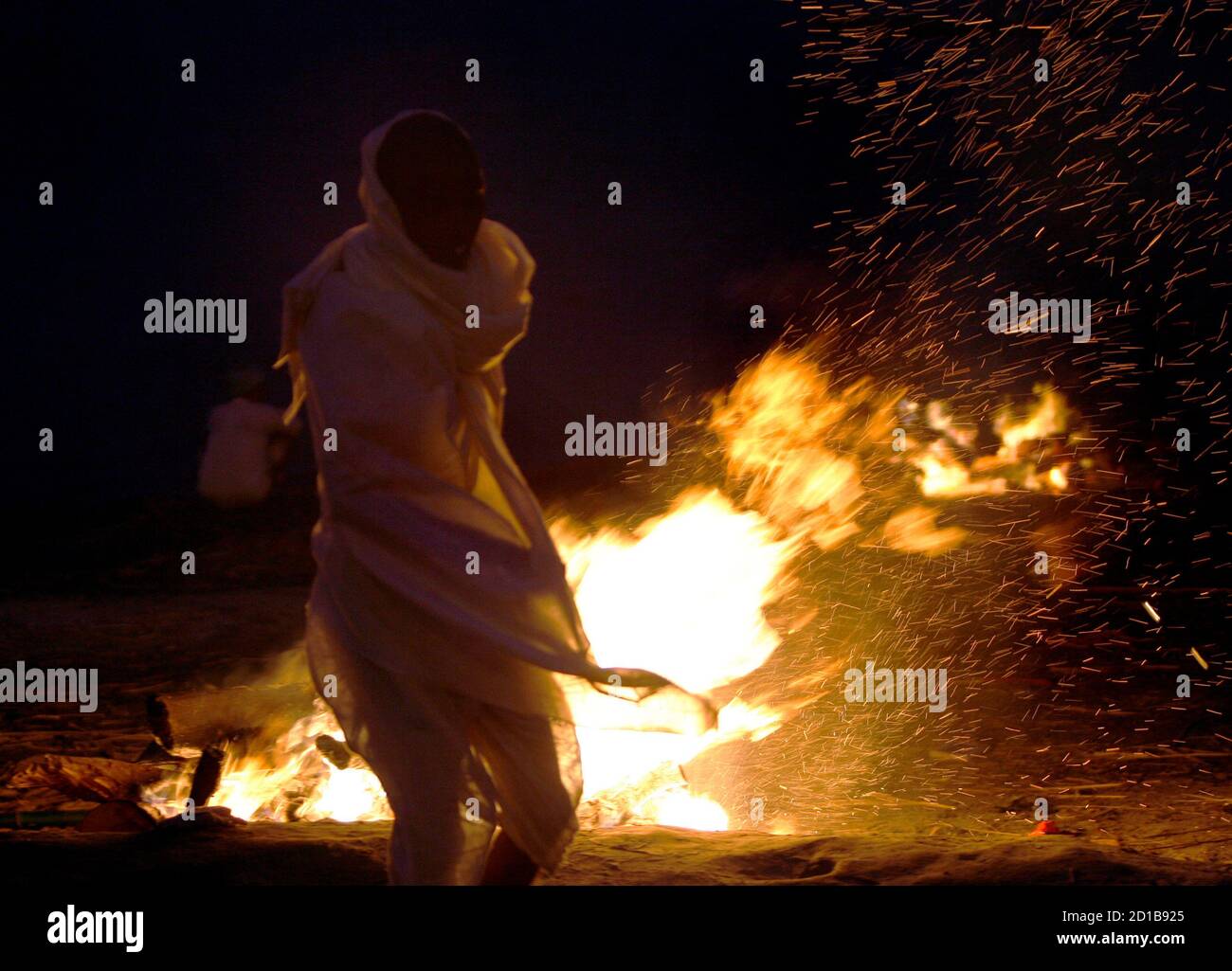 Funeral pyre ganges river hi-res stock photography and images - Alamy