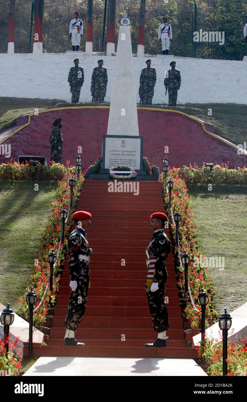 Indian army soldiers during guard hi-res stock photography and images ...