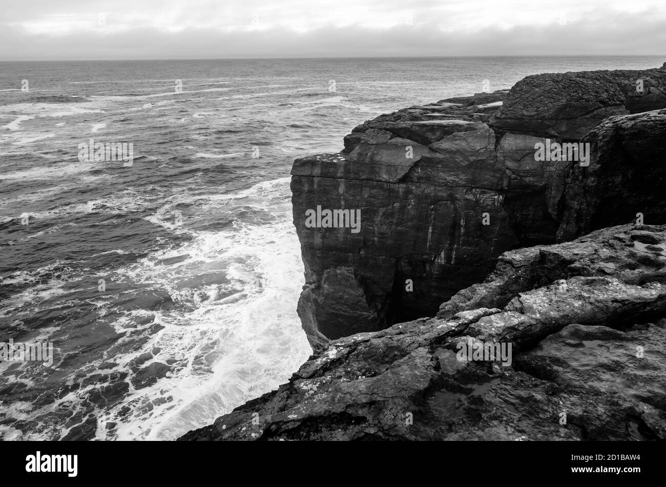 Cliffs moher Black and White Stock Photos & Images - Alamy